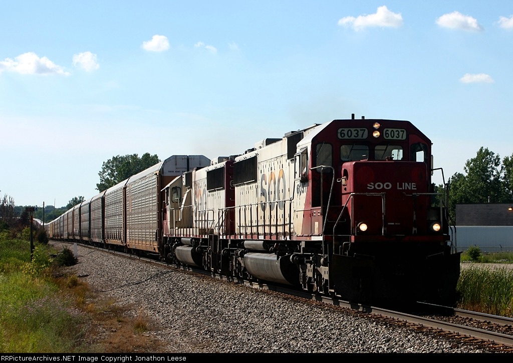 SOO SD60's lead X500-09